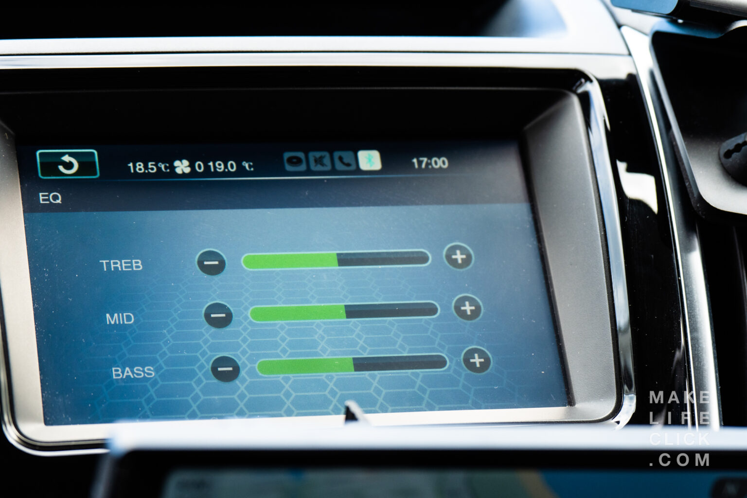 How to Adjust Car Stereo for Best Sound - Maximise your Tunes