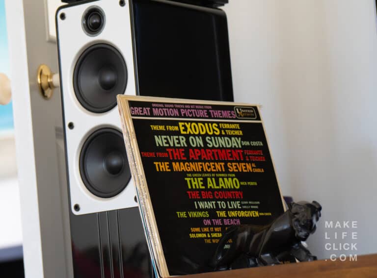 CD vs. Vinyl: A Comprehensive Comparison for Aspiring Audiophiles